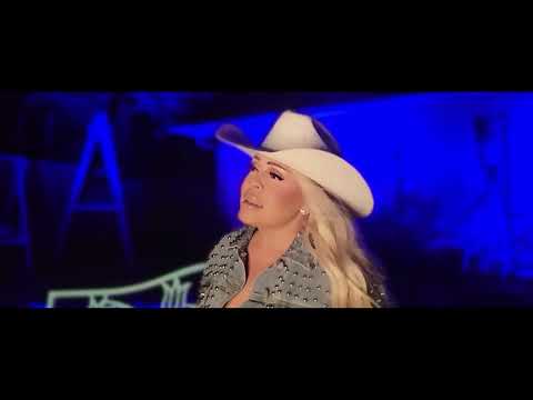 Stefani Montiel – Porque Soy Mujer – video oficial – Old School Reels